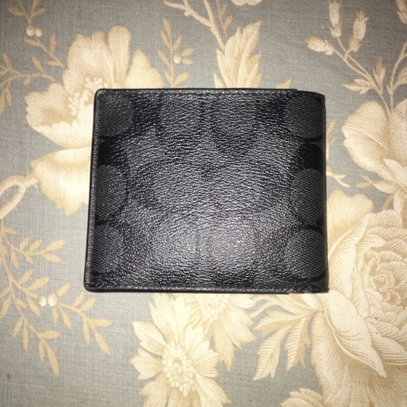 Coach | Accessories | Compact Id Wallet In Signature Canvas Charcoal ...